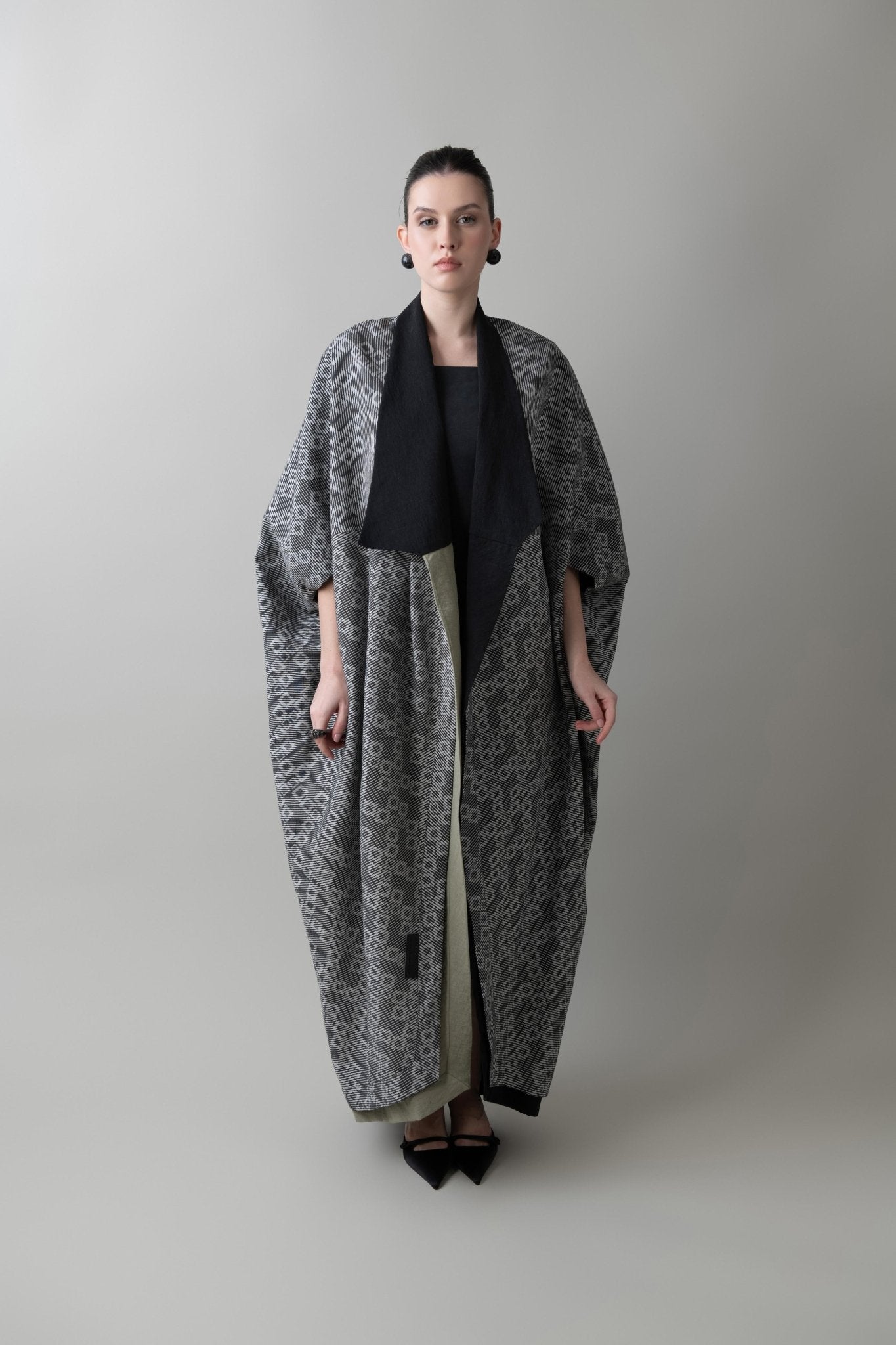 MAHA GHALAYINI – MIRA Y MANO