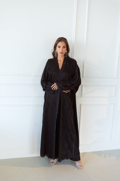 THAA KSA – MIRA Y MANO